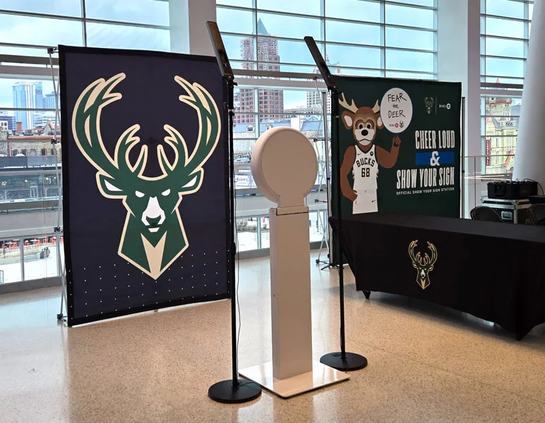 Professional Photo Booth Rentals Milwaukee, WI | The Pixel Booth